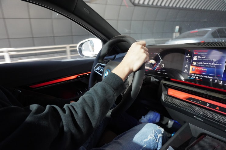 BMW i5 MSP Pro 시승기 : BMW 가 보여준 신형 5시리즈 전기차 : 네이버 블로그