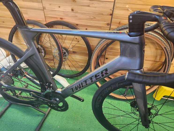 트위터 자전거 R10 RS24 HRD 유압 브레이크 다크그레이 : 네이버 블로그