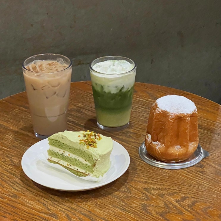 스타벅스 11월 신메뉴 말차 크림 브륄레 라떼 피스타치오 케이크 토피 넛 팡도르 솔직후기 : 네이버 블로그