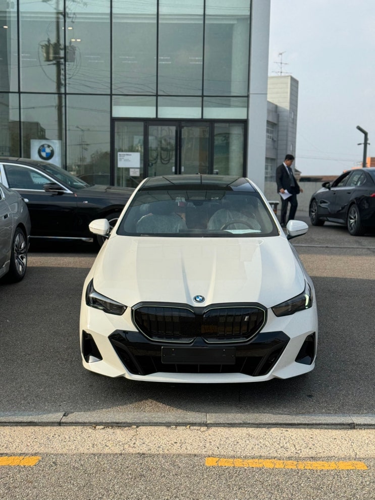 최초공개! i5 40 MSP PRO #흰색 ,메리노 쿠퍼브라운시트 [BMW 자유로 이현호대리] : 네이버 블로그