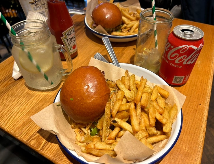 영국 런던 수제 햄버거 맛집 버로우마켓 어니스트버거 : 네이버 블로그