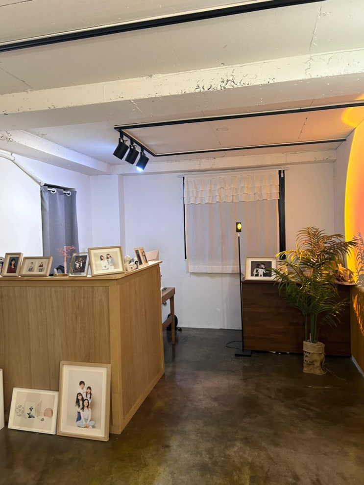 내돈내산 홍대 셀프 사진 스튜디오7페이지사진관에서 베프와 우정사진 유니폼사진 찍기 네이버 블로그