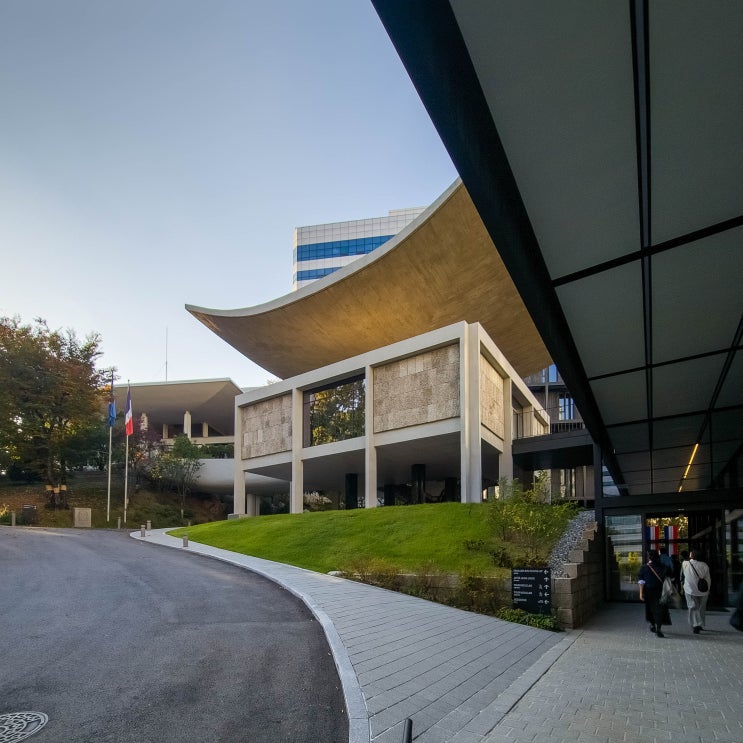 김중업의 건축 철학이 살아난 ‘프랑스 대사관 (Embassy of France, Seoul)’ : 네이버 블로그