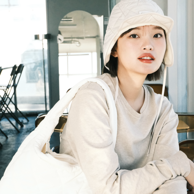 디스커버리 여자 가방 퀼팅백 여성모자 코디룩 네이버 블로그