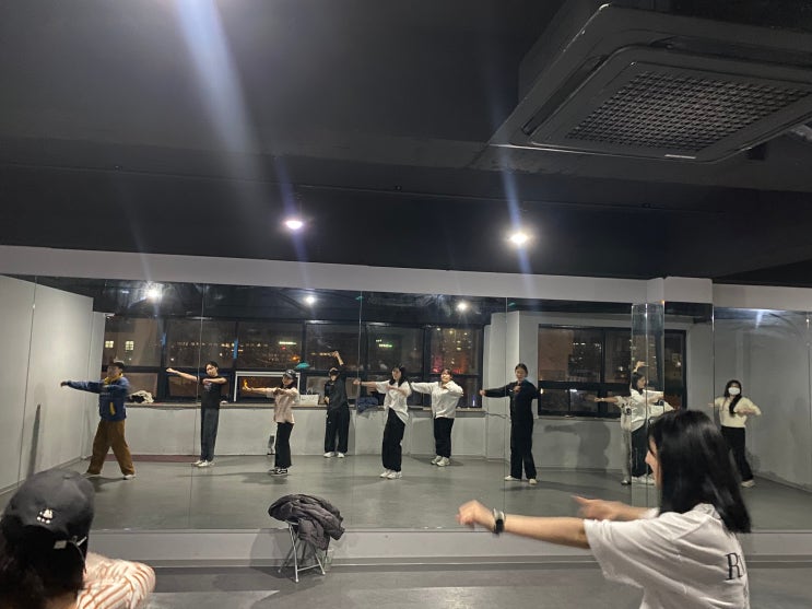 창원댄스 마산댄스 추운날씨 따뜻한 붕어빵 대신 춤추는 취미생활로 몸을 따뜻하게 하는 것은 어떠신가요 창원그라운디댄스