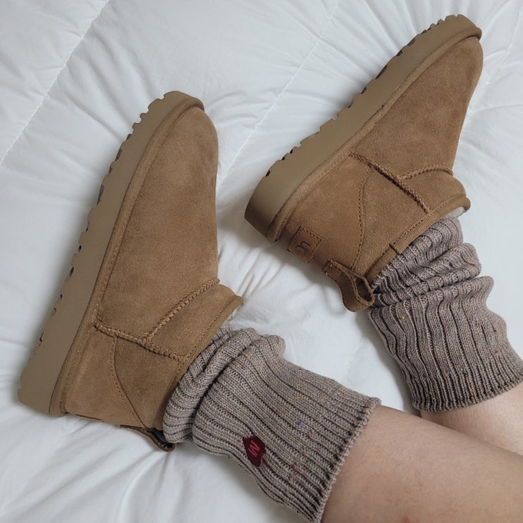 어그(UGG): 클래식 울트라 미니 235사이즈 후기 + 양말, 레그워머 추천 : 네이버 블로그