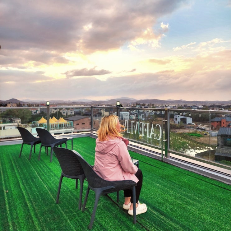 파주 심학산 근처 카페 노을 뷰 옥상 루프탑 수제 베이커리 맛집 브리브(VLIV) : 네이버 블로그