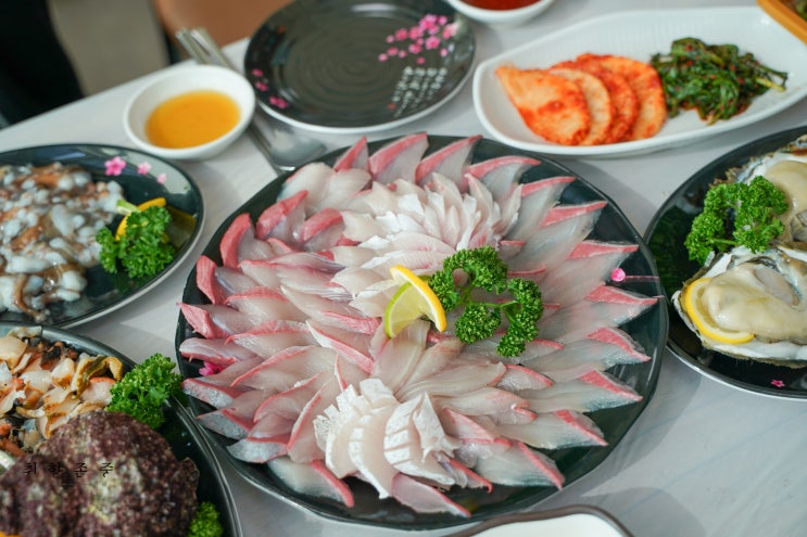 부산 자갈치시장 시즌맞은 먹거리 방어회 맛집 방문 네이버 블로그