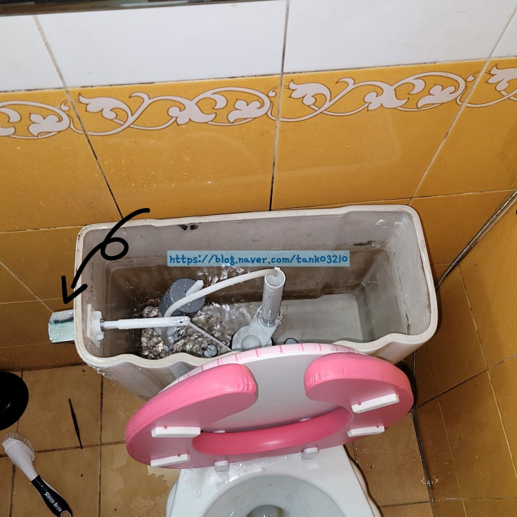비아첨단수완 변기문제 해결 변기레버 끈이 끊어졌어요 화장실 변기가 고장났을땐 부속품을 교체합니다광주변기수리 네이버 블로그
