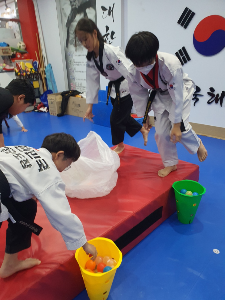 중심 잡기 근력 운동 울산태권도협회 어린이태권도 울산어린이체육 울산옥동초등학교 울산남산초등학교 울산옥동태권도