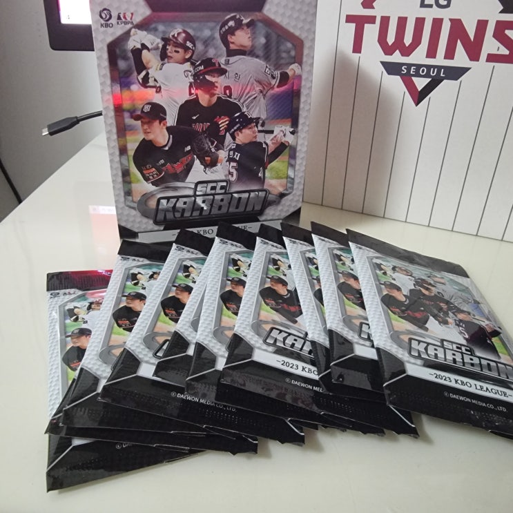 SCC 2023 KBO KARBON Trading Card Box Set - 10 Packs (1 box) 개봉기 내돈내산 레뷰 ...