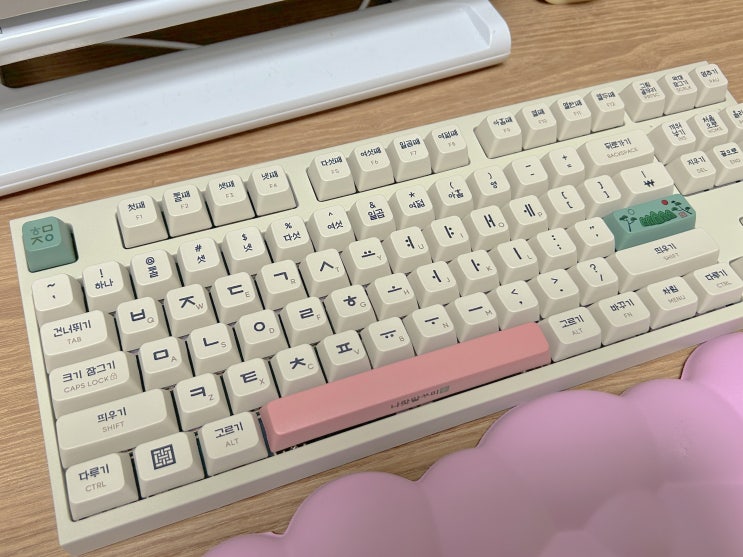 [예쁨주의] 엠스톤 그루브 GV8 훈민정음MA 저소음 밀키축 45g 사무실 키보드 추천 : 네이버 블로그