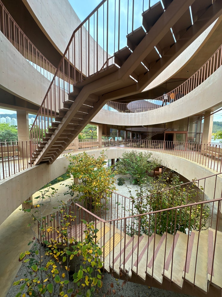 soa가 디자인 설계한 대구 서변동 대형카페 미래농원 MRNW : 네이버 블로그