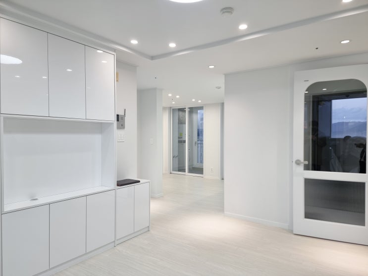 춘천 포스코더샵 아파트 좁은집을 넓어보이게 23py 화이트 인테리어 : 네이버 블로그