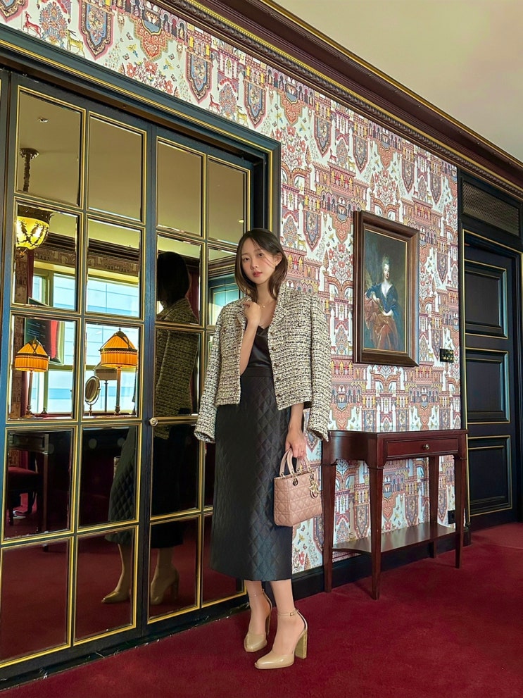 YGBM과 함께한 연말모임룩 (울브레스티드 트위드자켓 / 글리터 퀼팅 미디스커트) : 네이버 블로그