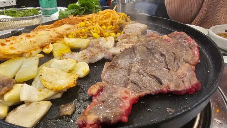 육부자 고깃집 서비스 굿 사장님 직원분들 너무 친절하고 고기는 맛있는 좋은 기억 발산맛집 발산역맛집 발산고기집 강력추천