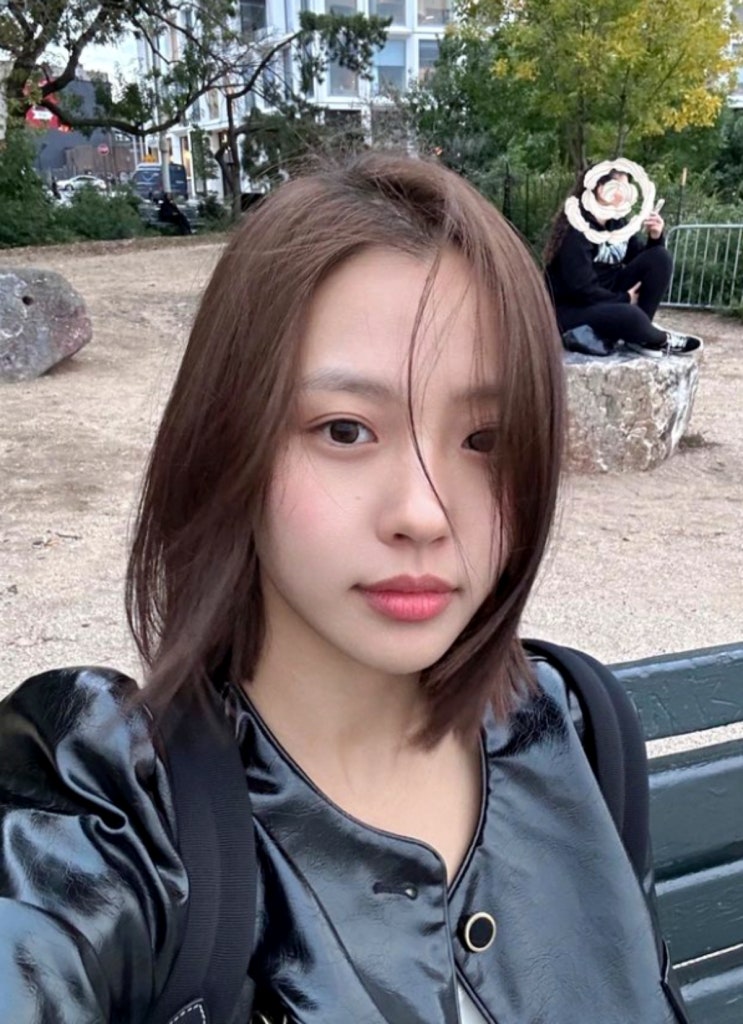 고민시 사복 요즘 핫한 연예인 공항패션 넥워머 바라클라바 패딩까지 네이버 블로그