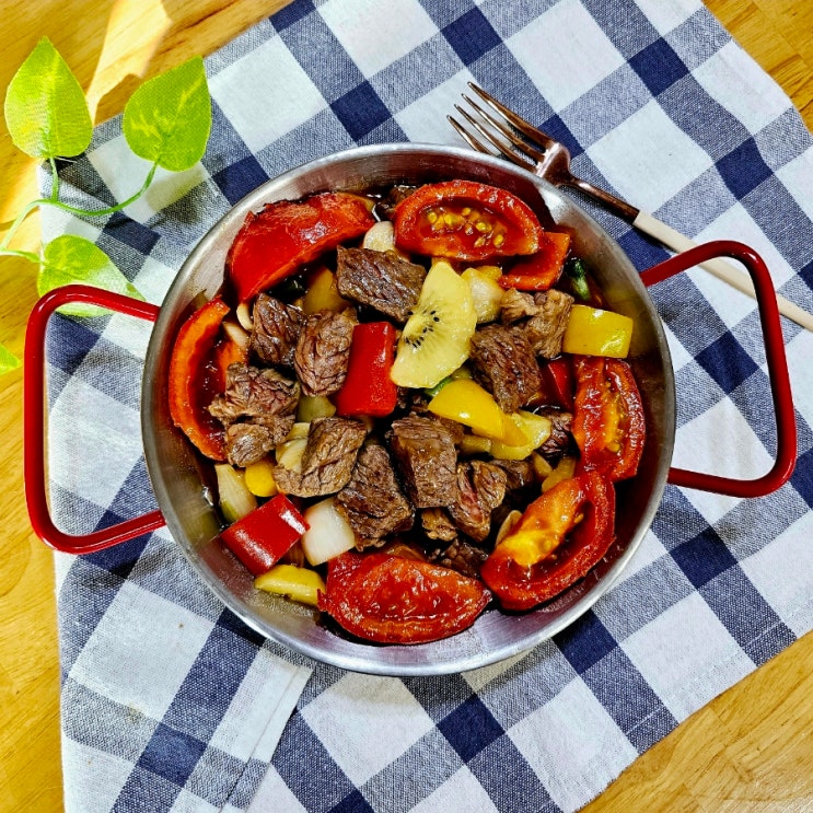 맛있는 스테이크 만들기 연말 홈파티요리 집에서 찹스테이크 만드는법 폼나는 소고기요리 스테이크소스 네이버 블로그