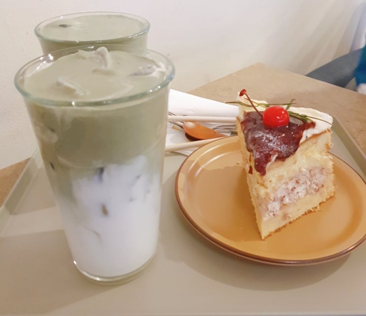 용인수지/보정카페거리/강아지동반카페]케이크가 맛있는 라잇나잇 : 네이버 블로그