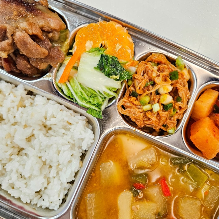 봄동의 변신 상큼한 드레싱이 포인트 오늘 급식 연팔구쌤레시피💛봄동유자샐러드 간장제육볶음 매콤팽이버섯볶음 된장찌개