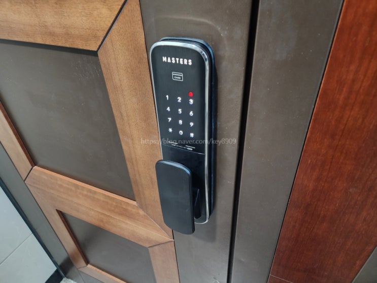 현관문에 마스터즈푸시풀 영등포도어락 신길동열쇠 출장설치 : 네이버 블로그