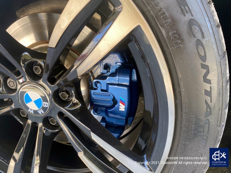 Bmw F10 520d 엠퍼포먼스 엠스포츠 캘리퍼에 적용되는 블루 컬러 캘리퍼 도색 네이버 블로그