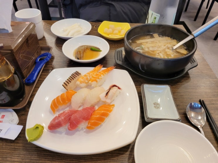 수유역 맛집 은행골 내돈내산 광어 참치 연어초밥 혼밥하기 네이버 블로그