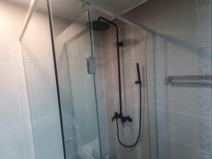 청년변기 - 루바인 (Rubain) 셀럽 블랙 무광 RC08BM 레인샤워 해바라기 샤워수전 교체 : 네이버 블로그