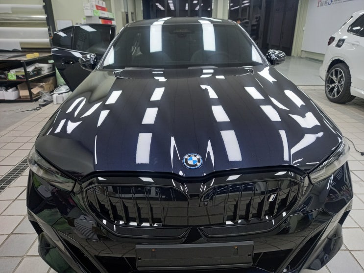 24년 BMW I5 아이나비 QXD1 빌트인 커넥티드프로플러스 보조배터리 셀스타 NX150 주차녹화 충격알림 핸드폰전송 강남서초 블랙박스장착설치 하이패스 매립 시공점 양재 ...