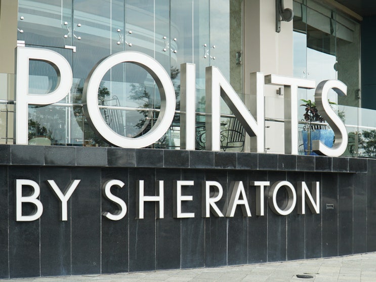 미케 비치 해변에 위치한 5성급 호텔 포 포인츠 쉐라톤 다낭 호텔(Four Points by Sheraton Danang ...