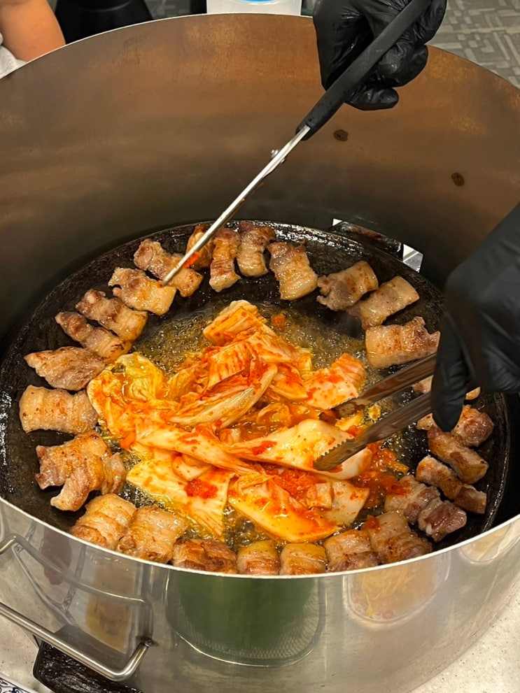 광주 쌍촌동 운천역 솥뚜껑 삼겹살 맛집 ‘진짜무쇠삼겹 광주쌍촌점 고깃집 볶음밥 원탑👍🏻 네이버 블로그