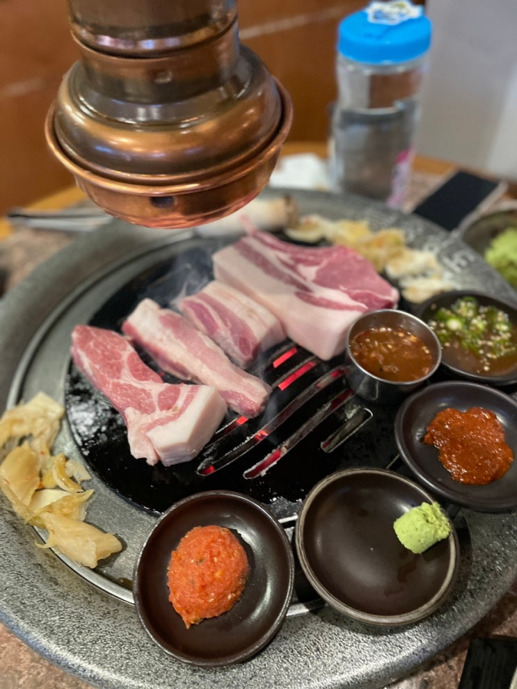 제주도맛집 숙성도 노형본관 매일 70인분 한정의 숙성 흑뼈 목살과 등심을 맛볼 수 있는 제주도 숙성 흑돼지고기 맛집