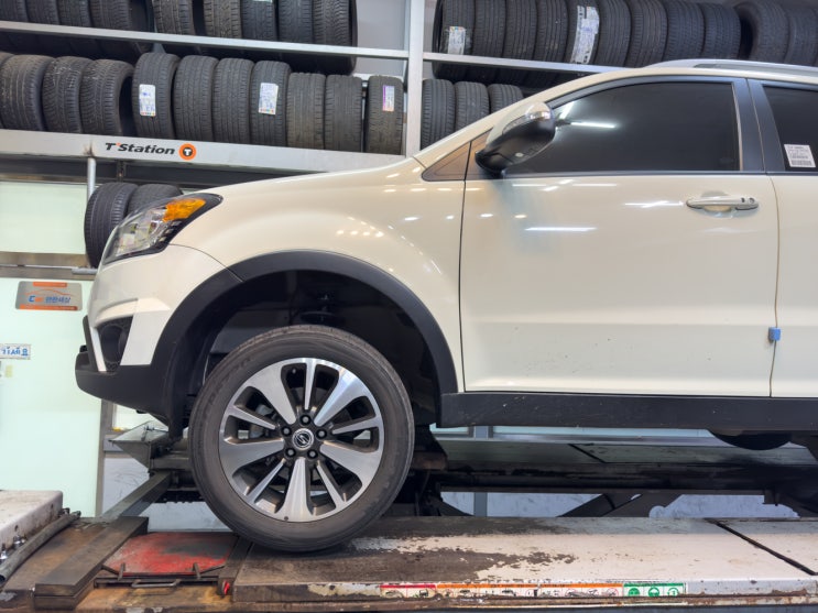 코란도C 넥센타이어 엔페라 NFERA RU5 무료 장착! 완료. : 네이버 블로그