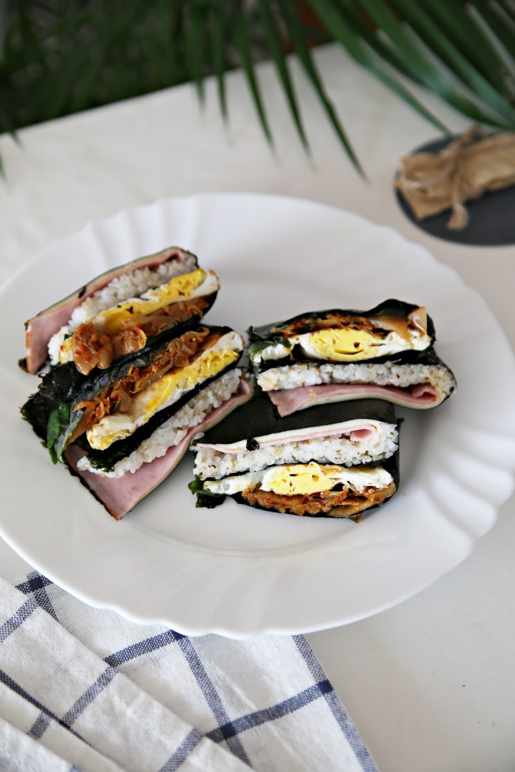 사각김밥 접는김밥 만들기 접어먹는 네모김밥 초간단 볶음김치김밥 레시피 네이버 블로그