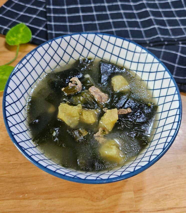 황태미역국 만드는법 미역국 맛있게 끓이는법 기막힌 국물 속풀이 해장 깊고 시원한 소고기 황태 미역국 레시피 네이버 블로그