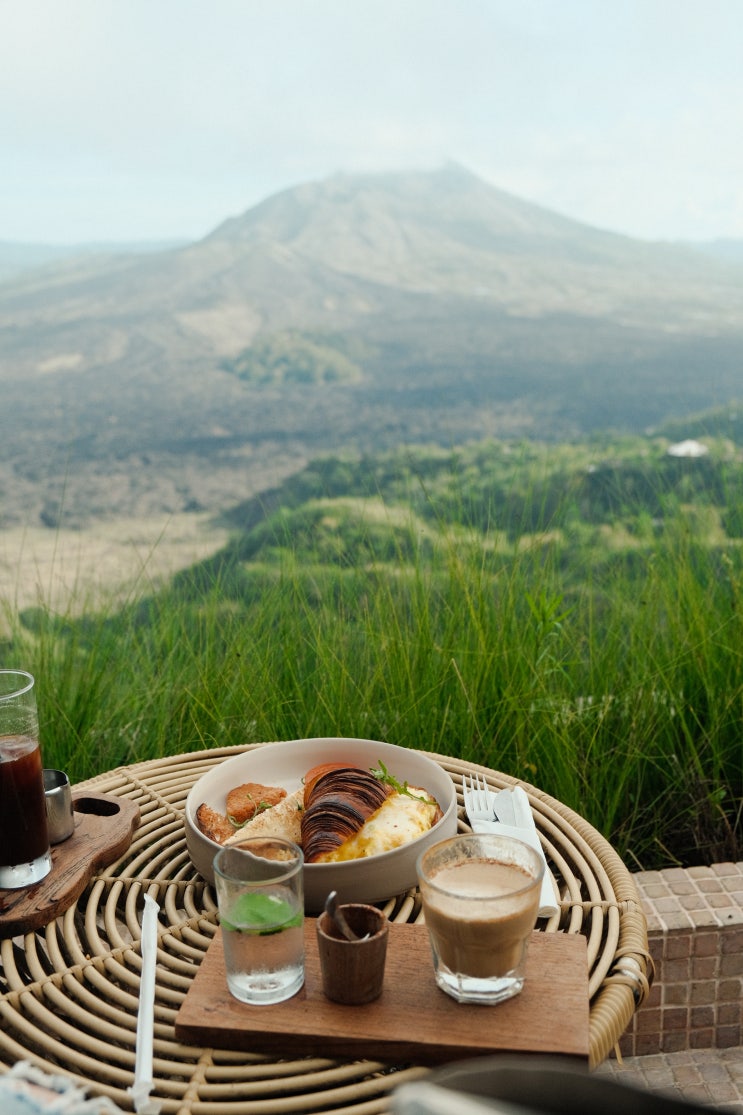 발리 아카사 킨타마니 카페(AKASA Specialty Coffee)_바투르산 보이는 핫플 : 네이버 블로그