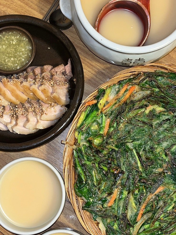 2023 12 23 : [서울 데이트] 광화문 크리스마스 마켓. [인사동 맛집] 인사동 마늘 보쌈. : 네이버 블로그