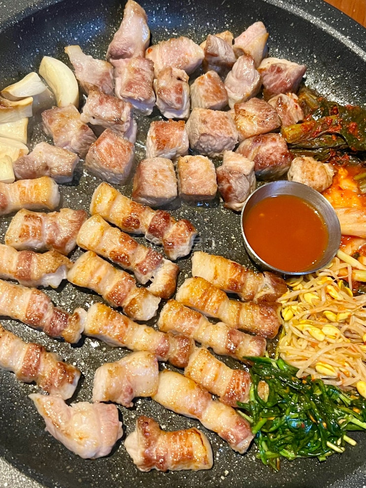 마산 합성동 맛집 꽃돼지식당 마산합성점 숙성삼겹 특목살 차돌된장찌개 회식 장소 추천 구워주는 고기집 예약