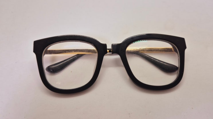 [안경수리] 젠틀몬스터 앱생트 (Gentle Monster Absente) 뿔테 전면 브릿지 파손 수리 안경수리점 레파로 ...