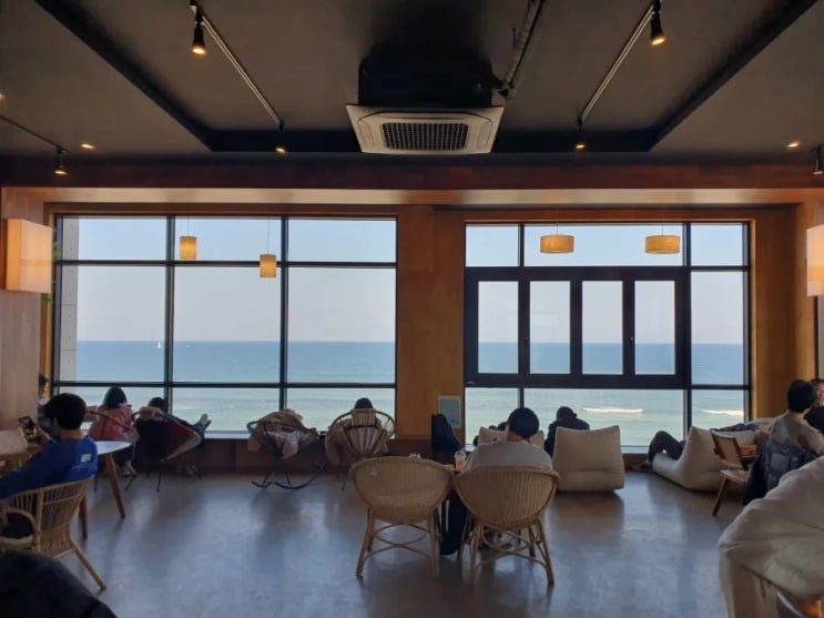 강릉 안목 해변 카페거리 내돈내산 카페. 시원한 오션뷰가 좋은 곳! : 네이버 블로그