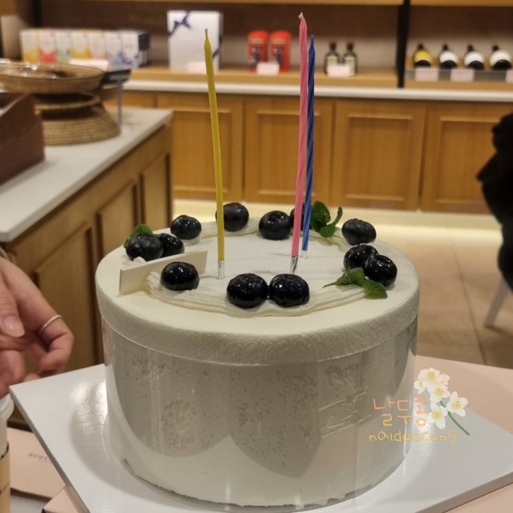 블랑제리 더 플라자 베리 생크림 케이크 호텔 케이크 비싼 값 하는 맛 네이버 블로그