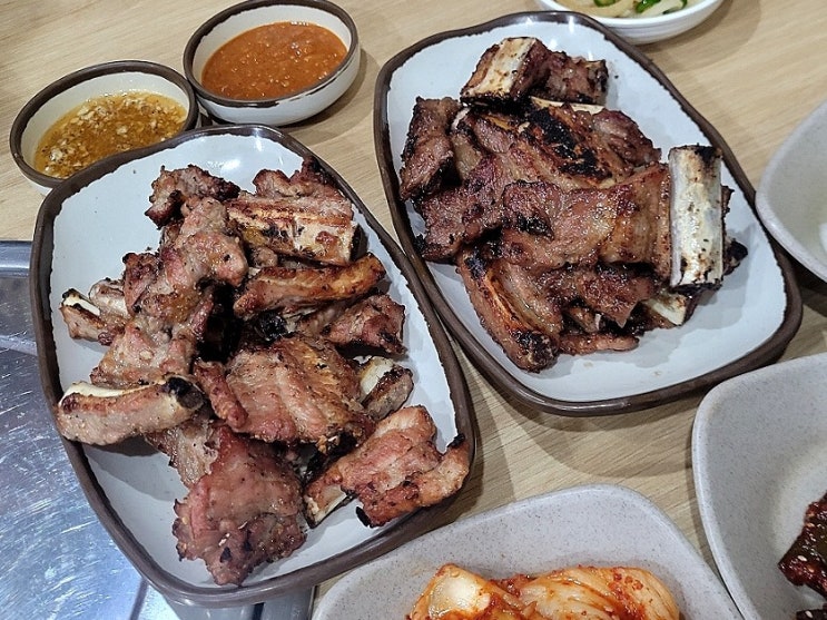 베트남여행 1일차 호치민 7군 한식집 한식과 베트남 그사이의 쪽갈비 맛집 월남집 와 후식 가성비 넘치는 신선한 과일주스집
