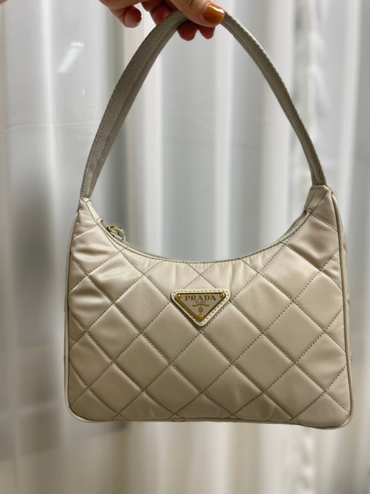 파주 롯데 프리미엄 아울렛 프라다 나일론 퀄팅 호보백 1NE051구매 후기👜💰 : 네이버 블로그