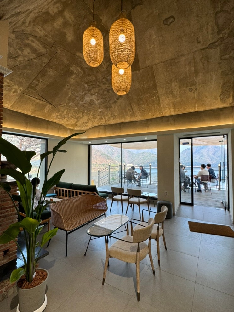 충주 발리감성 벚꽃뷰 카페, 발리포레스트 : 네이버 블로그