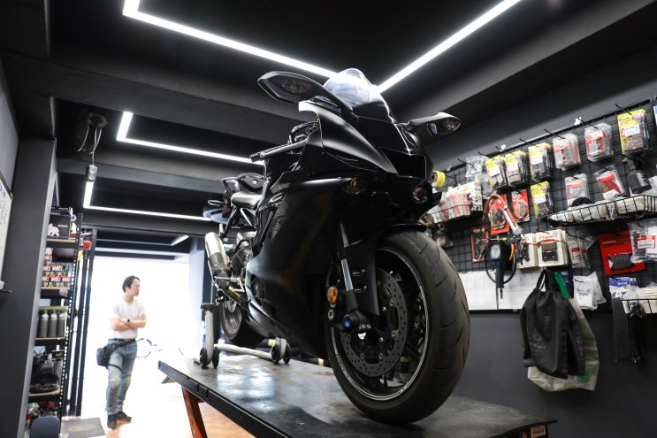Yamaha 야마하 R6 알식스 미들급 바이크 바이크타이어 전문점 브라더모터스 피렐리 디아블로 로쏘4코르사 오토바이타이어 교환