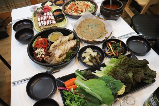 월산리맛집으로 잘알려진 정든보쌈 홍성본점 깔끔한맛에 반했어요 네이버 블로그