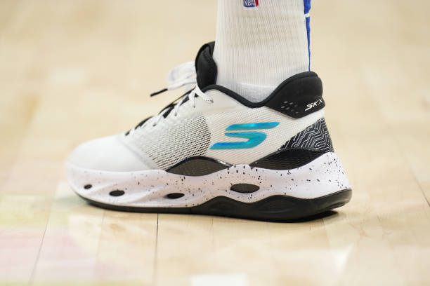 조엘 엠비드가 신은 농구화 / 스케쳐스 SKX Float / NBA 23-24 플레이 인 토너먼트 / 4월 18일 / 필라델피아 ...