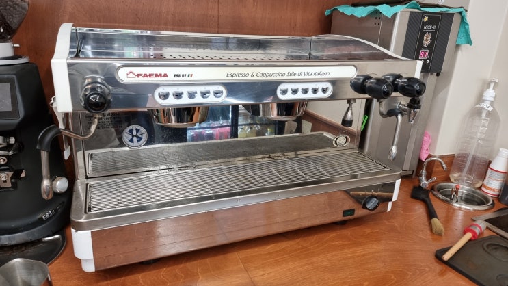 FAEMA 훼마 E98 RE 커피머신누수 구리시 수택동 : 네이버 블로그