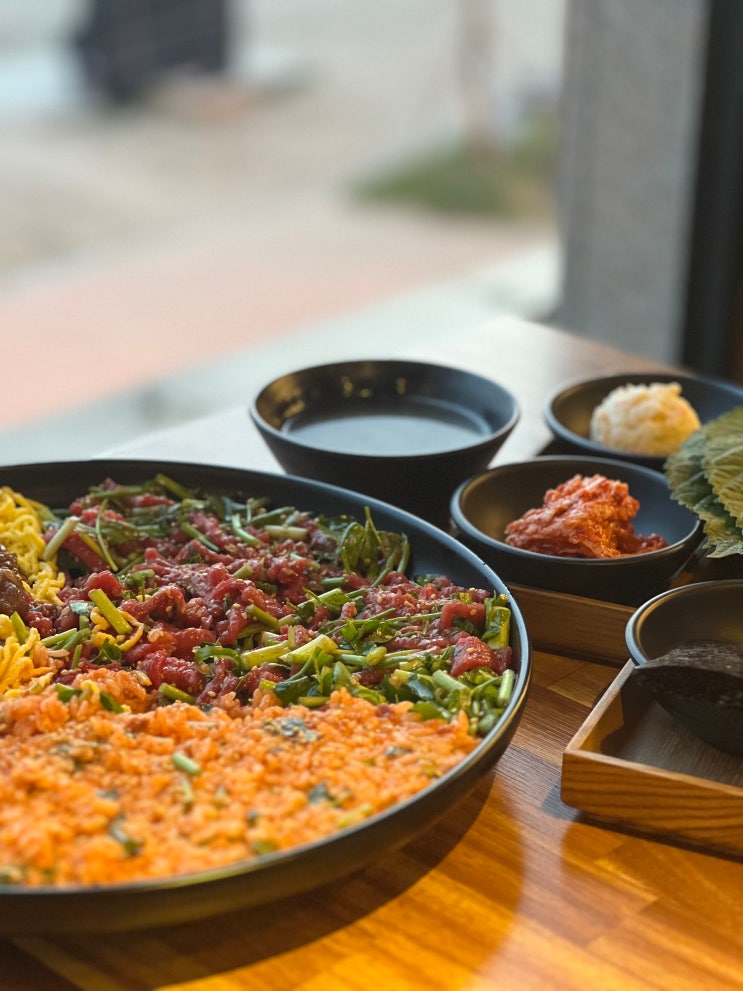 영종도 을왕리 맛집 바다 보면서 먹는 육회한판 조만간식당 네이버 블로그