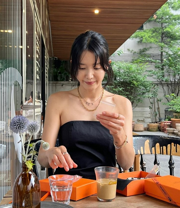 채정안 할부로 산 까르띠에 팔찌 연예인 명품 브랜드 추천 네이버 블로그